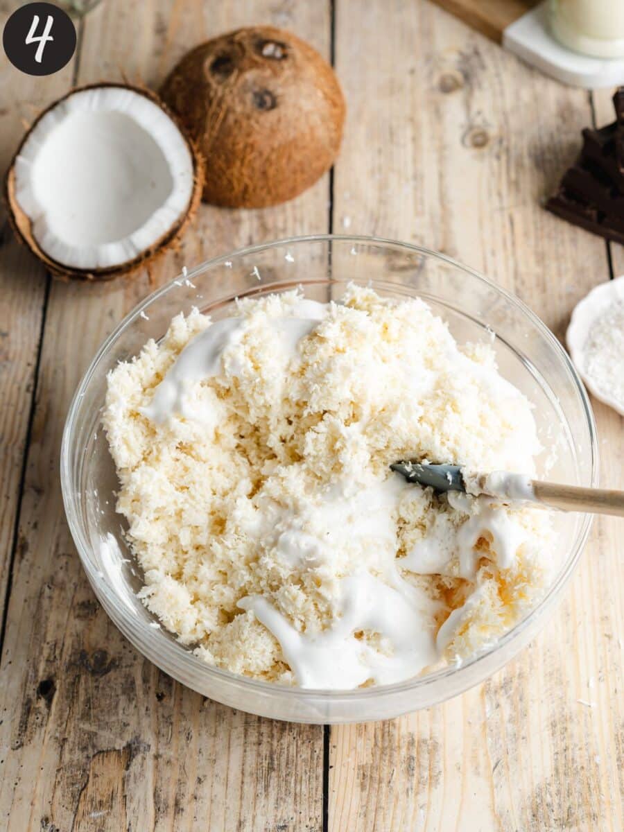 Vegan Coconut Macaroons - Addicted to Dates